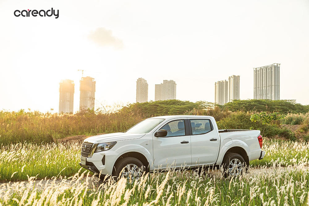 Phiên bản "giá rẻ" Nissan Navara ở Việt Nam có gì?