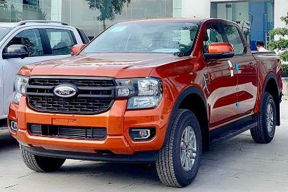 Ford Ranger XLS 4x2 AT 2022 Cam - Hỗ trợ vay đến 80% giá xe